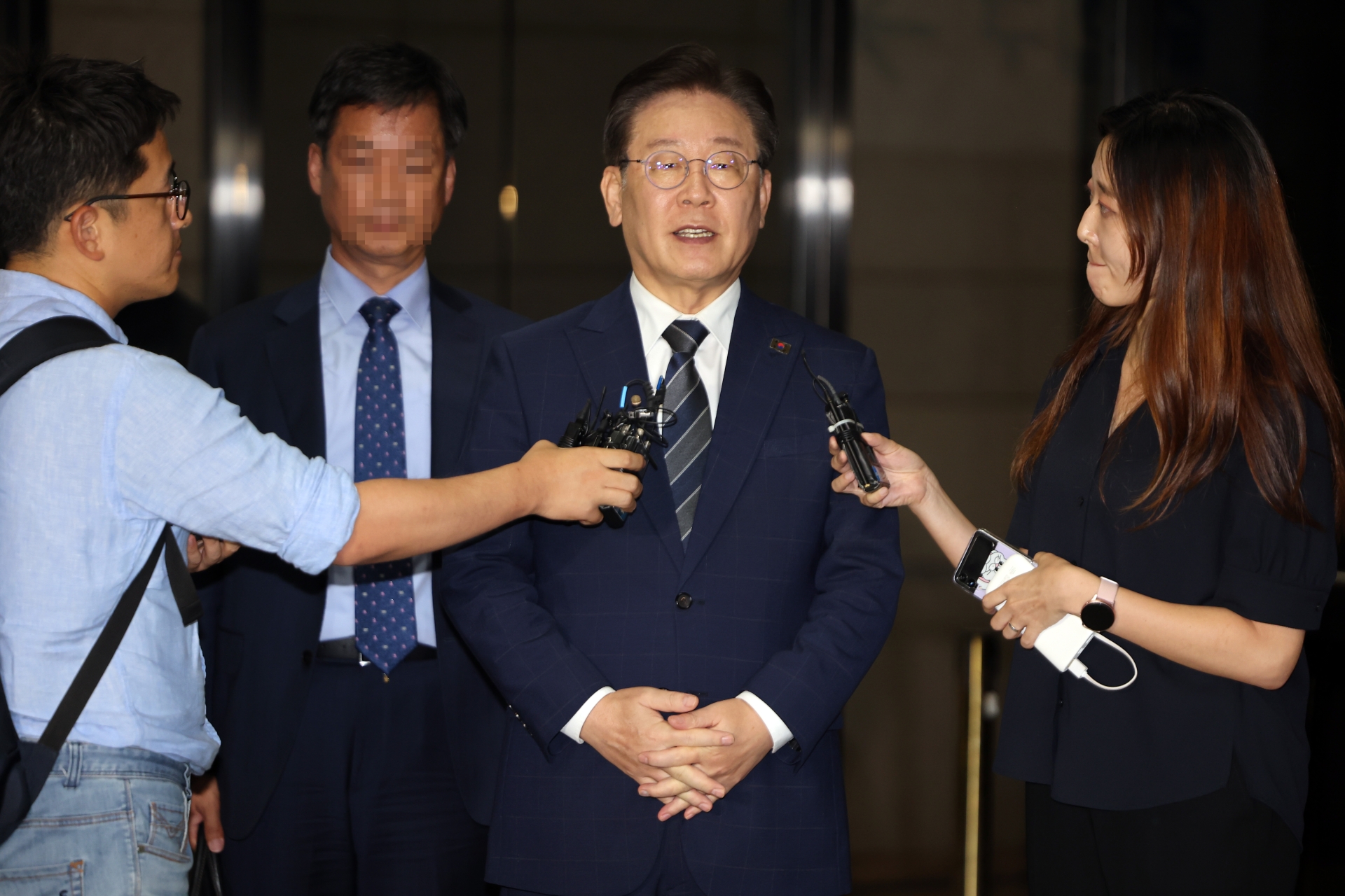 檢 대북송금 의혹 이재명 대표에 다음 달 4일 출석 재통보