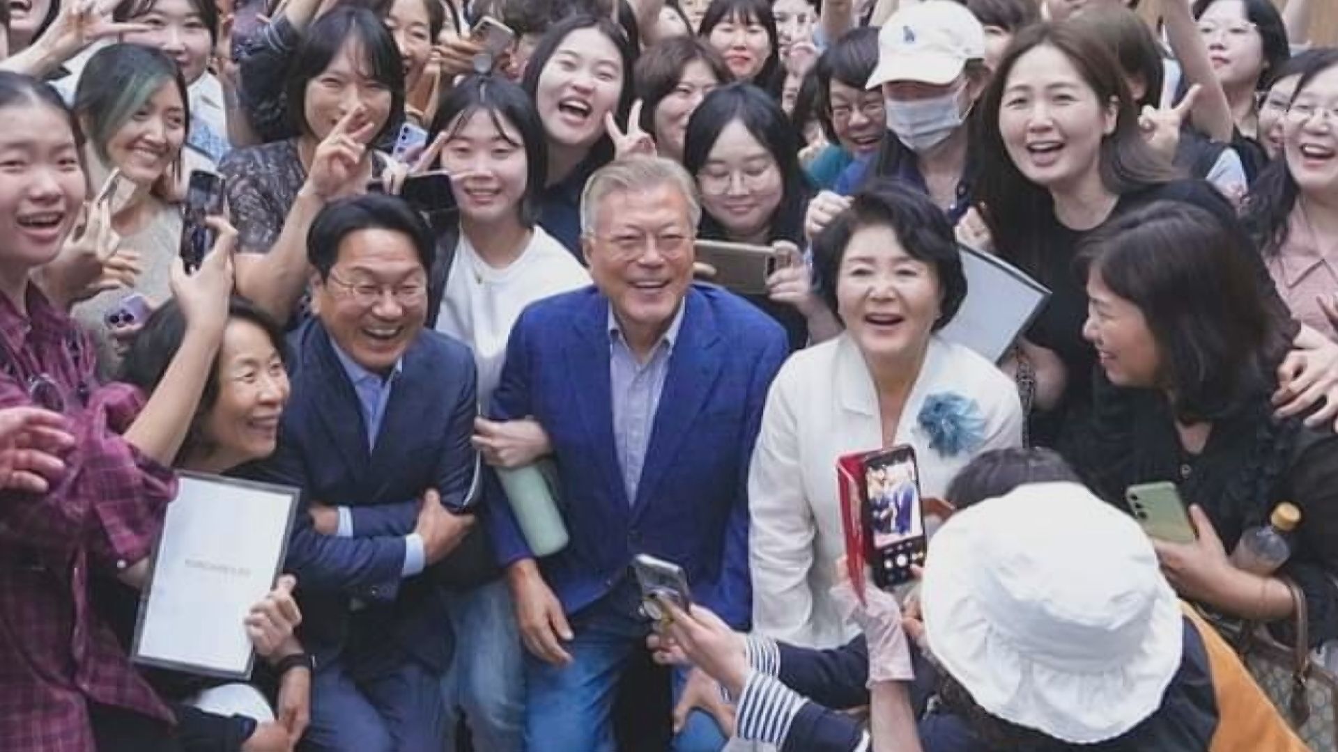 文 전 대통령 부부 광주ㆍ전남 방문..왜?